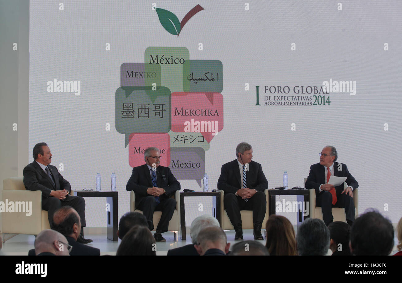 Agriculture Secretary Tom Vilsack discusses agricultural food ...