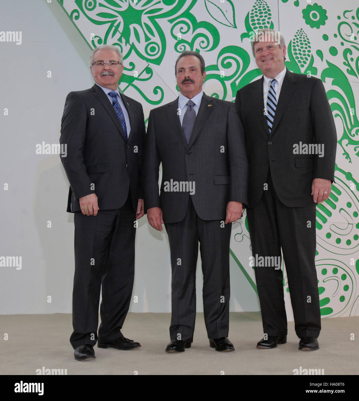 U.S. Secretary of Agriculture Tom Vilsack and the Mexican agriculture ...