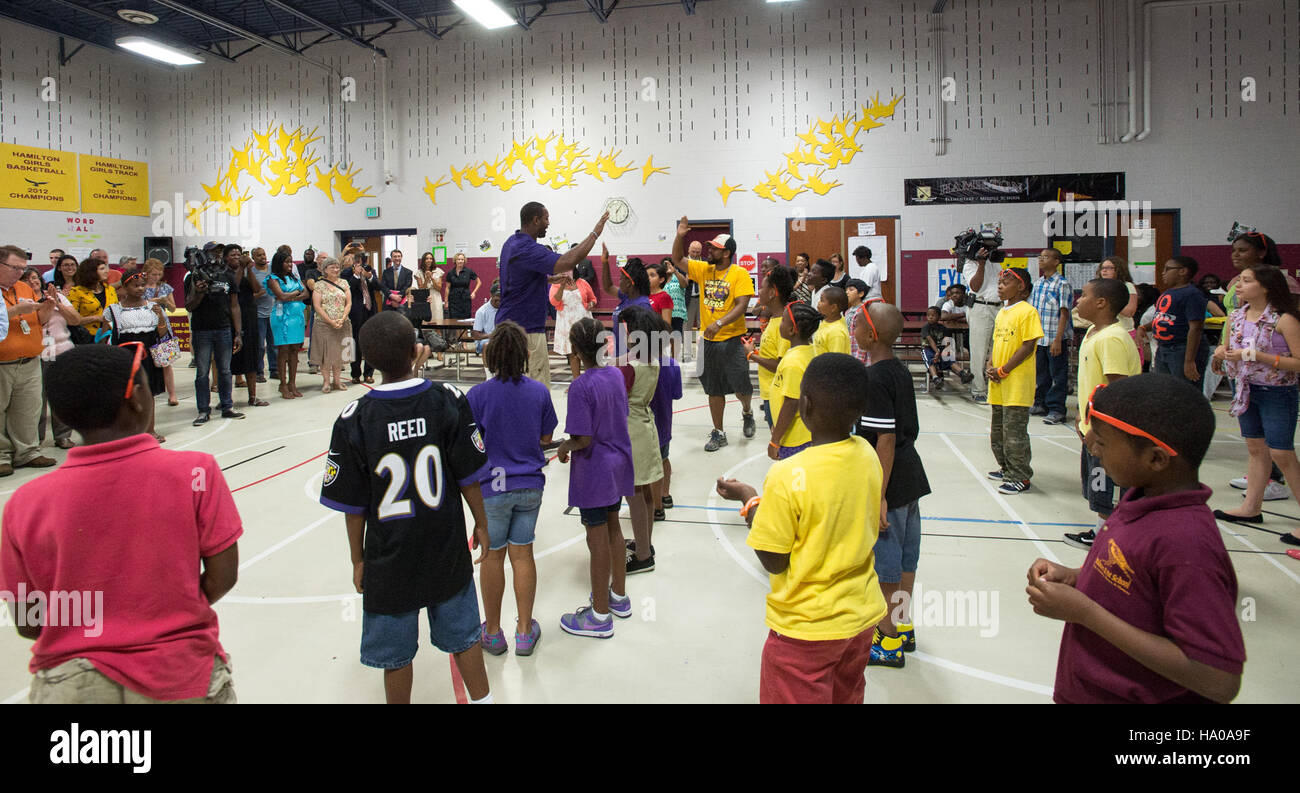 Baltimore elementary middle school hi-res stock photography and images ...