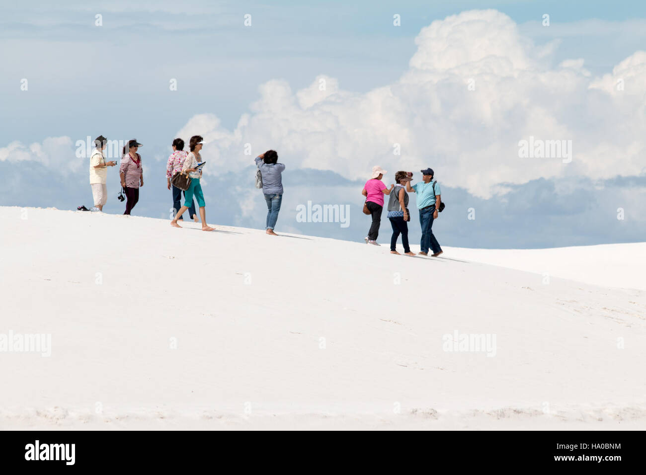 White Sands National Monument showcases stunning white sand dunes ...