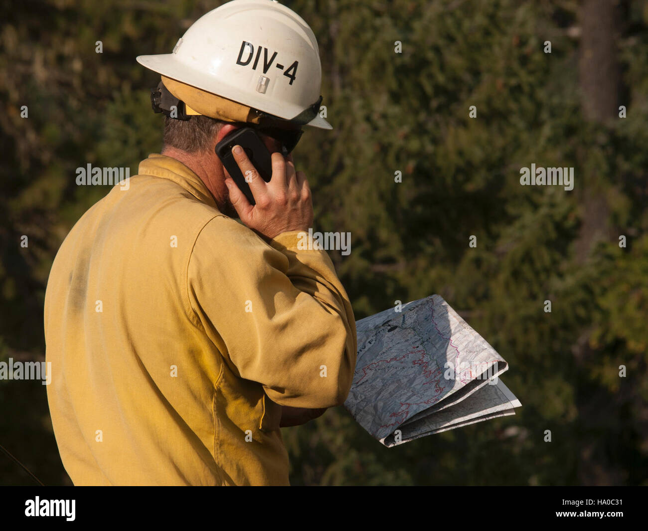 Firefighters responding to the Happy Camp Complex fire in California ...