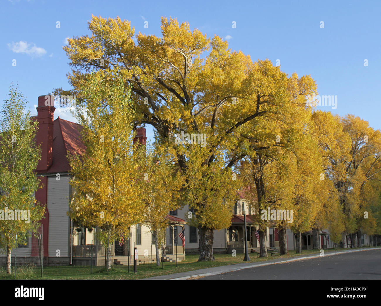 yellowstonenps 15357952930 Officers' Row Stock Photo - Alamy