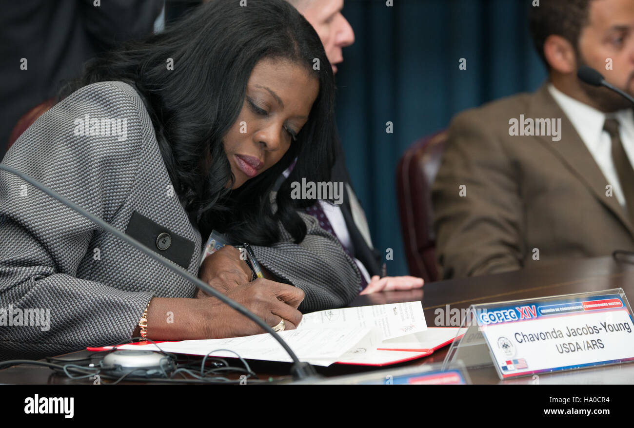 The USDA's Animal and Plant Health Inspection Service (APHIS) works to ...