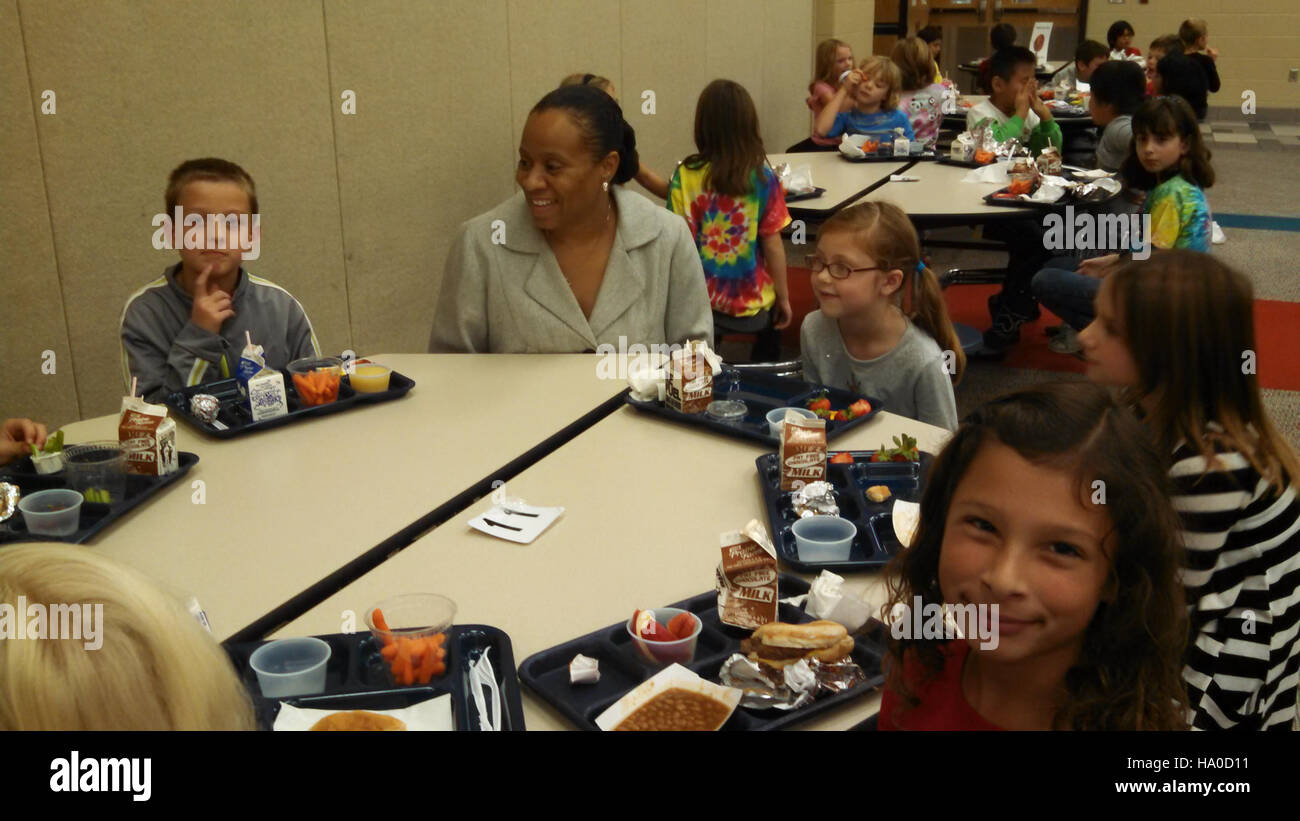 USDA staff engage with students to celebrate National School Lunch Week ...