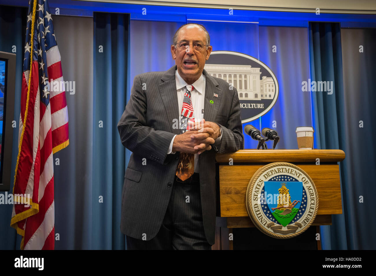 LT. General Russel L. Honor, US Army (Ret), visits the USDA Jamie ...