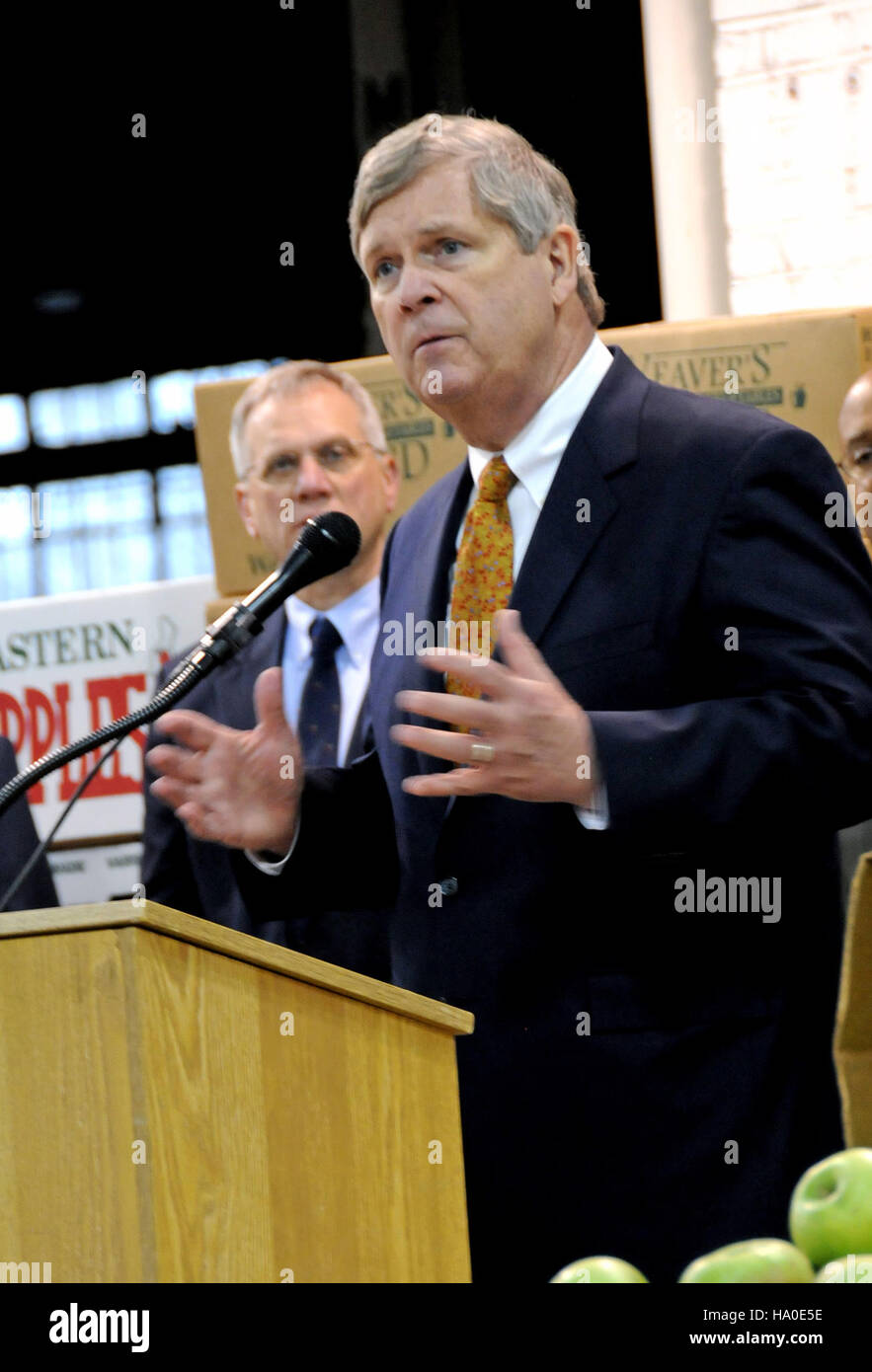 Common support hi-res stock photography and images - Alamy