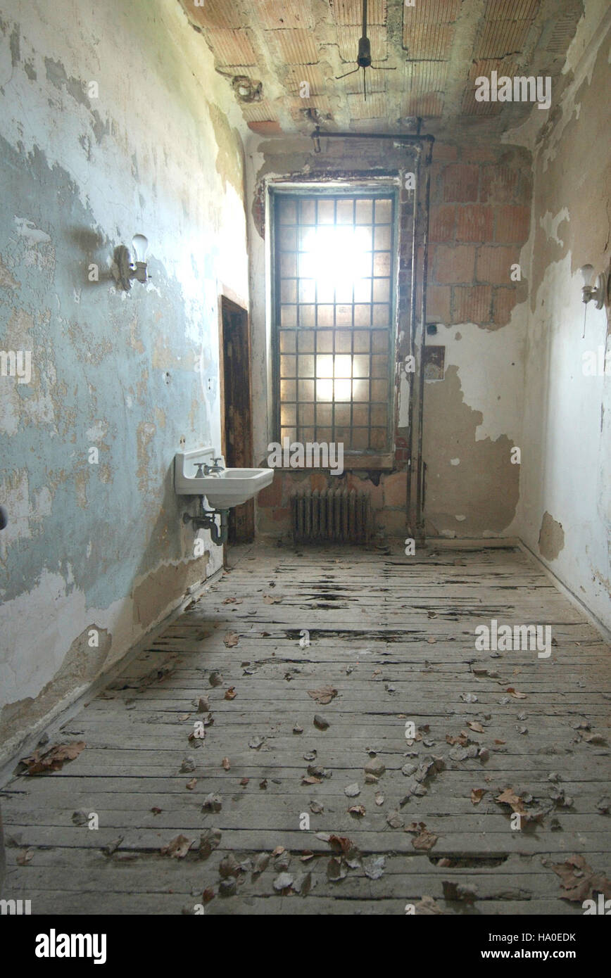 Ward nurses station hi-res stock photography and images - Alamy