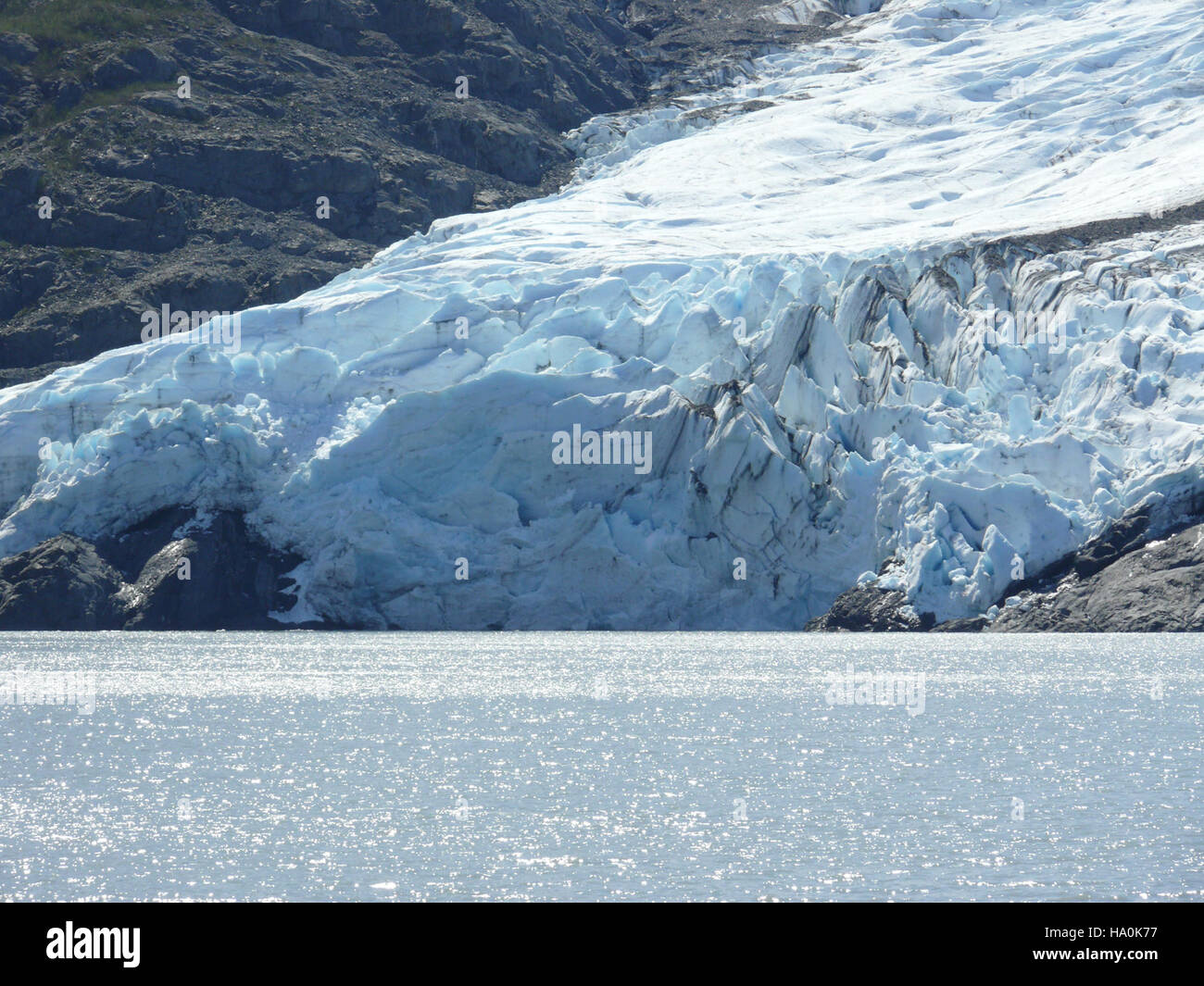 Glaciers in a lake hi-res stock photography and images - Alamy