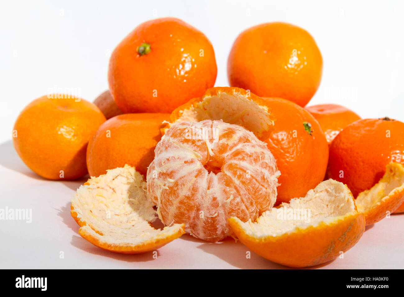 ripe mandarins isolated on white background Stock Photo - Alamy