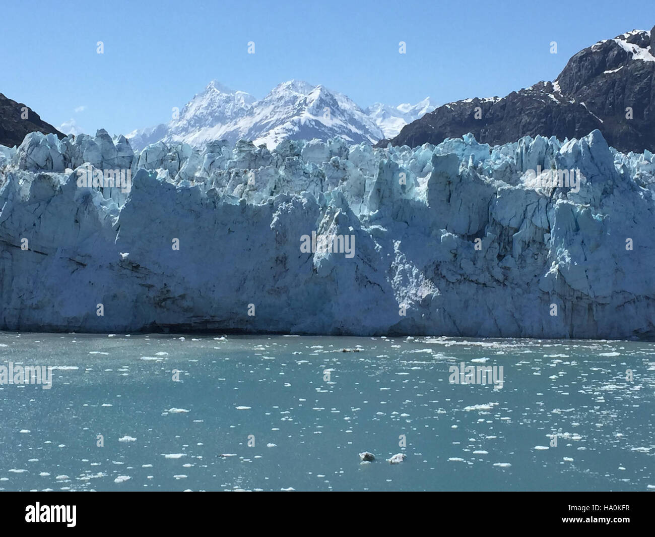 A breathtaking image showcasing Alaska’s glaciers and mountains, highlighting the stunning ...