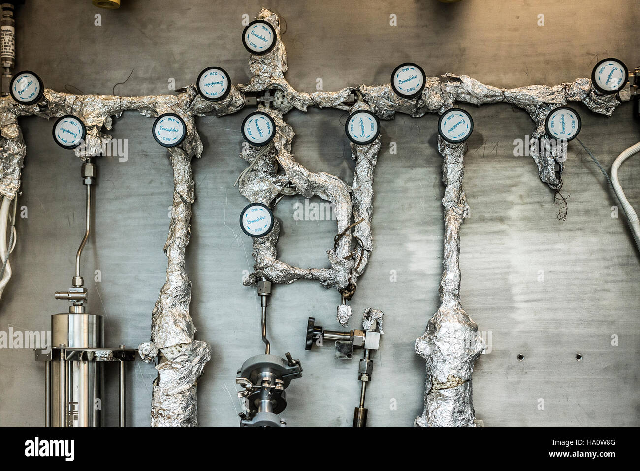 Nuclear gauge hi-res stock photography and images - Alamy