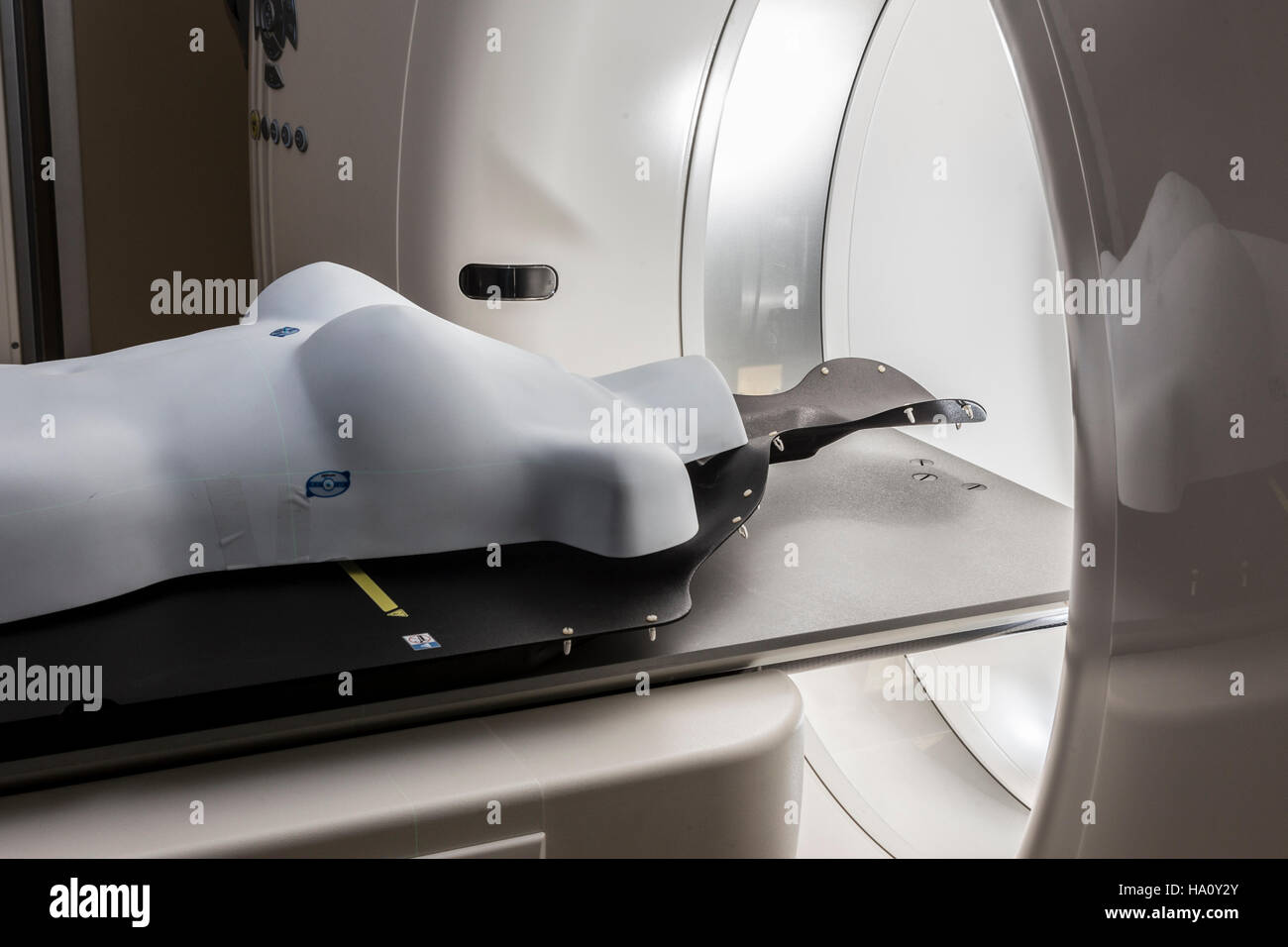Siemens computer tomograph produces verification images of patients in ...