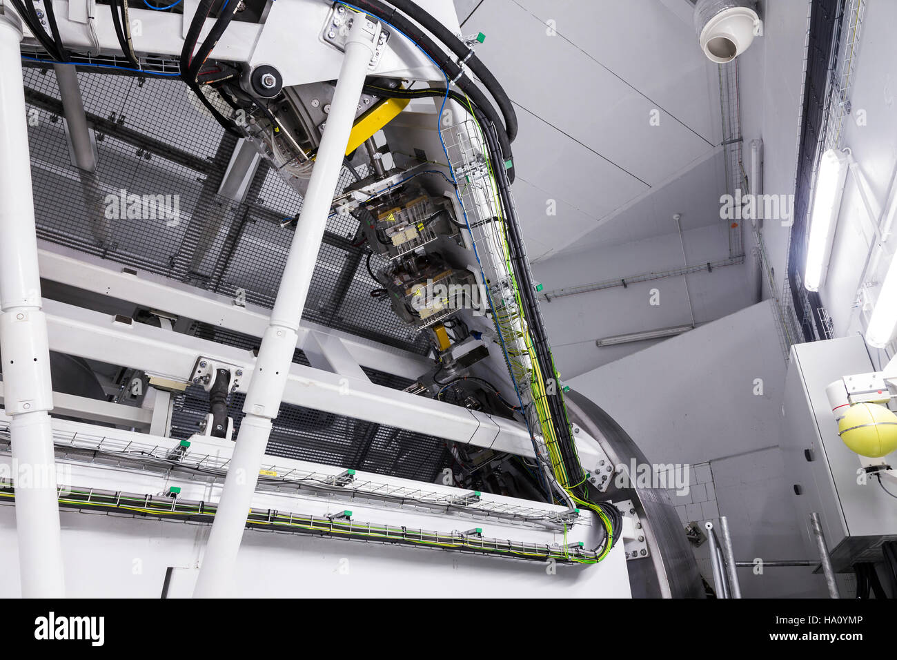 Proton beam hi-res stock photography and images - Alamy