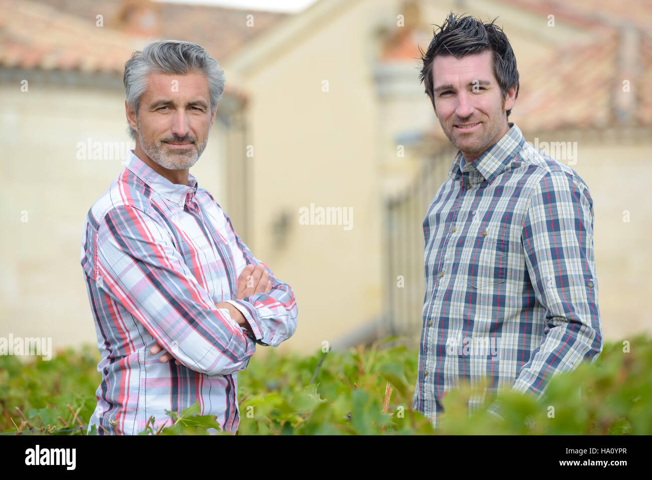 Neighbours chatting hi-res stock photography and images - Alamy