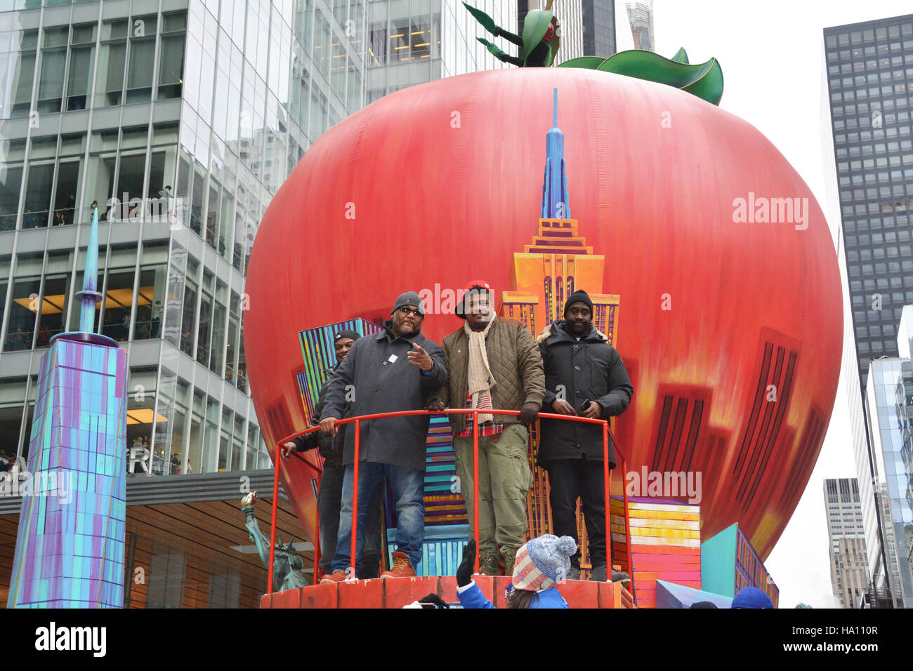 Singing group De La Sol on the Big Apple float Stock Photo - Alamy