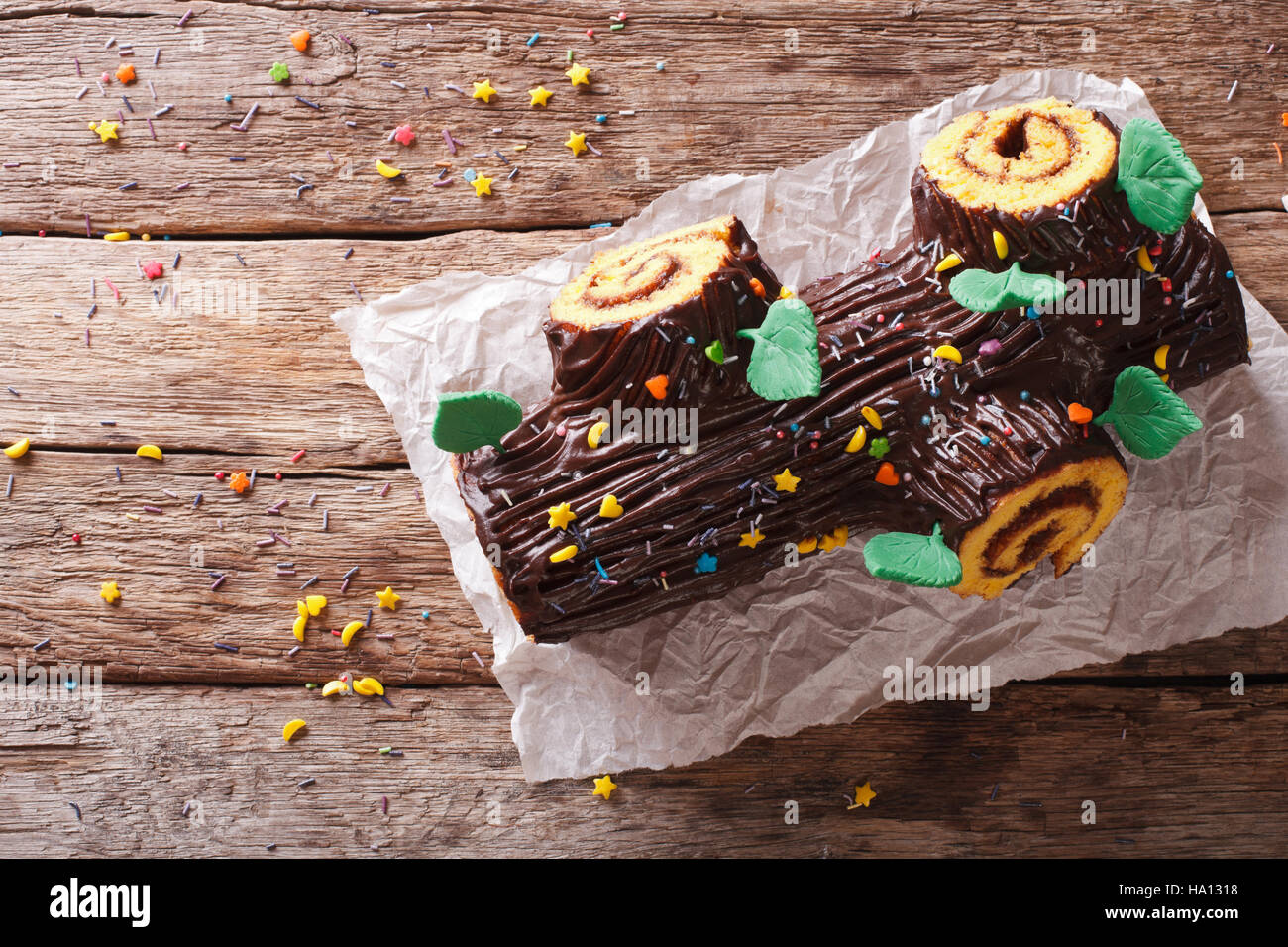 Buche de noel cake hi-res stock photography and images - Alamy