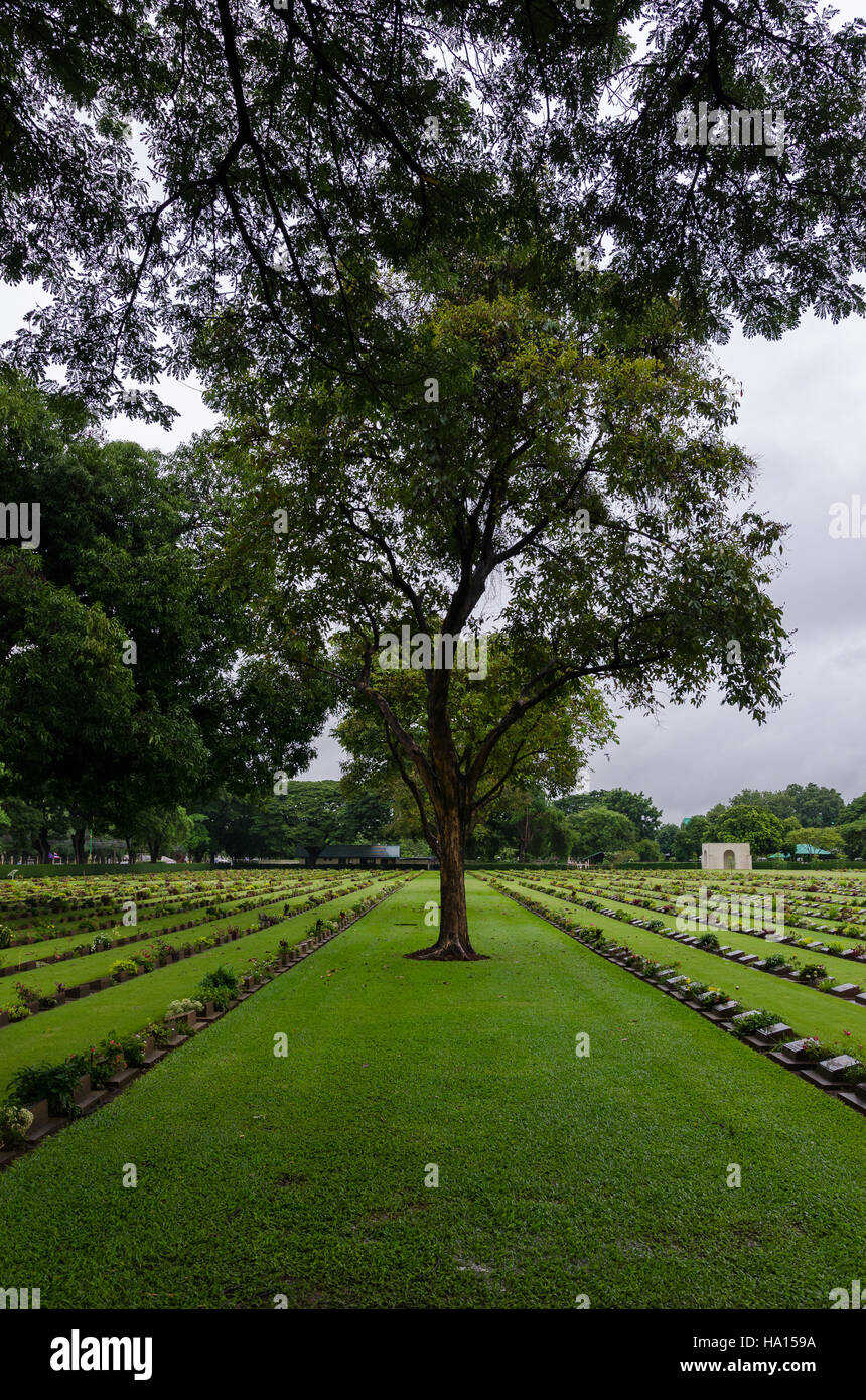 Kanchanaburi War Cemetery (Thailand Stock Photo - Alamy