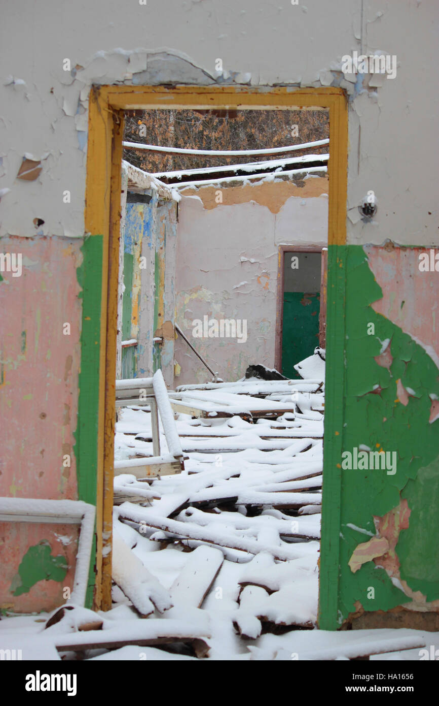 old ruined house covered with snow, apocalypse concept Stock Photo - Alamy