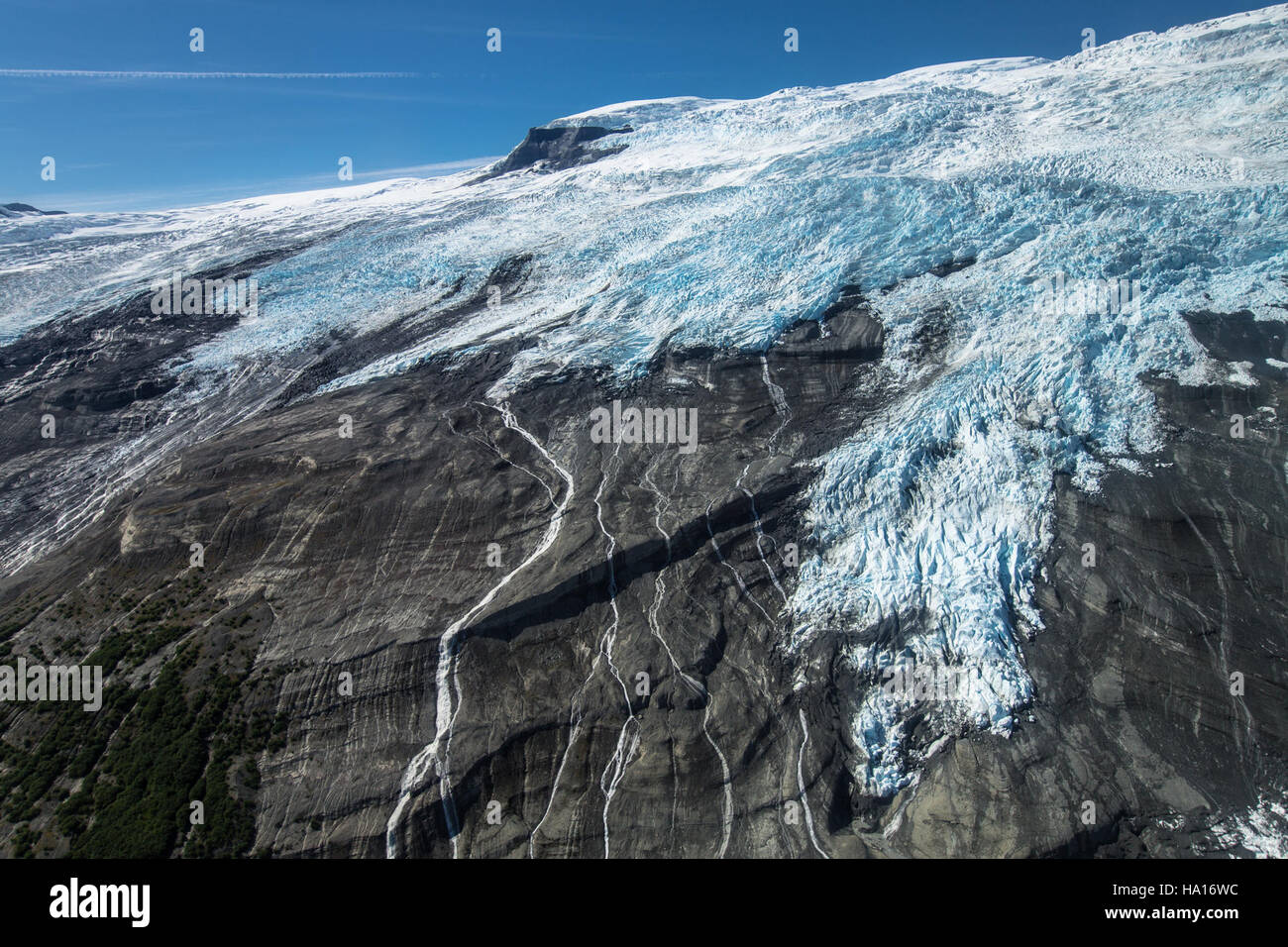 This photograph captures the breathtaking views of the Robinson ...