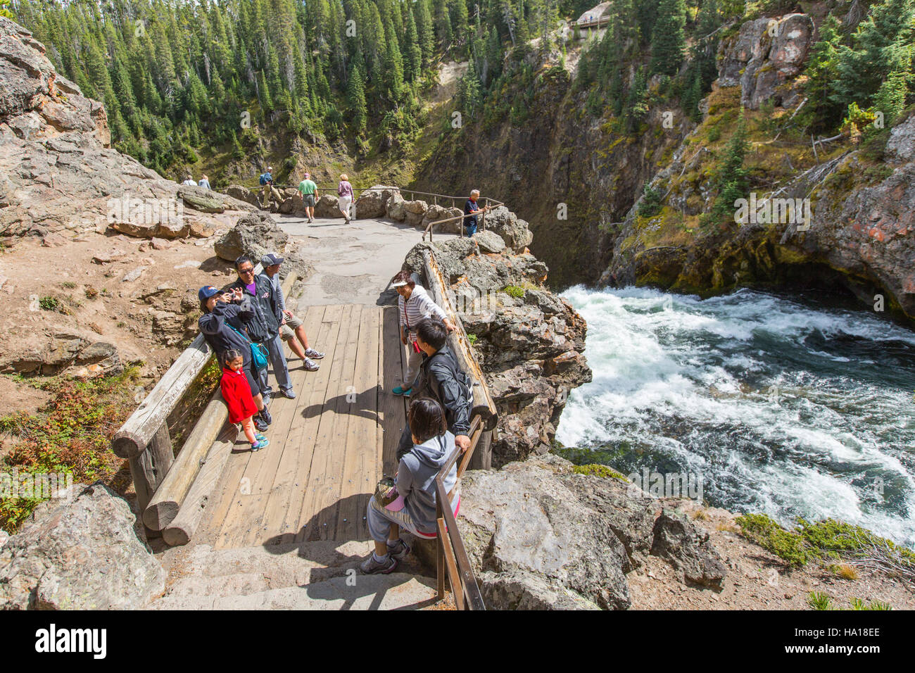 The viewing platform at the Brink of Upper Falls in Yellowstone ...