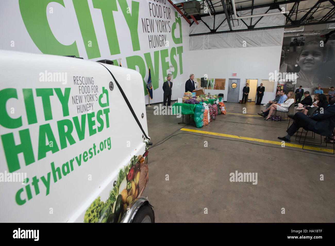 EPA Acting Deputy Administrator Stan Meiberg and City Harvest Executive ...