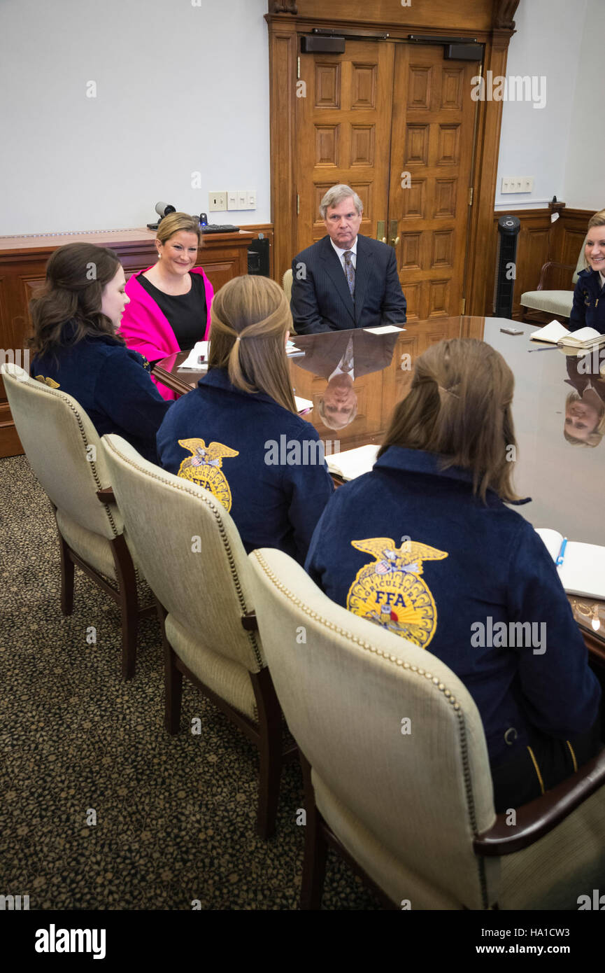 National FFA officers meet at the Office of the Secretary to discuss ...