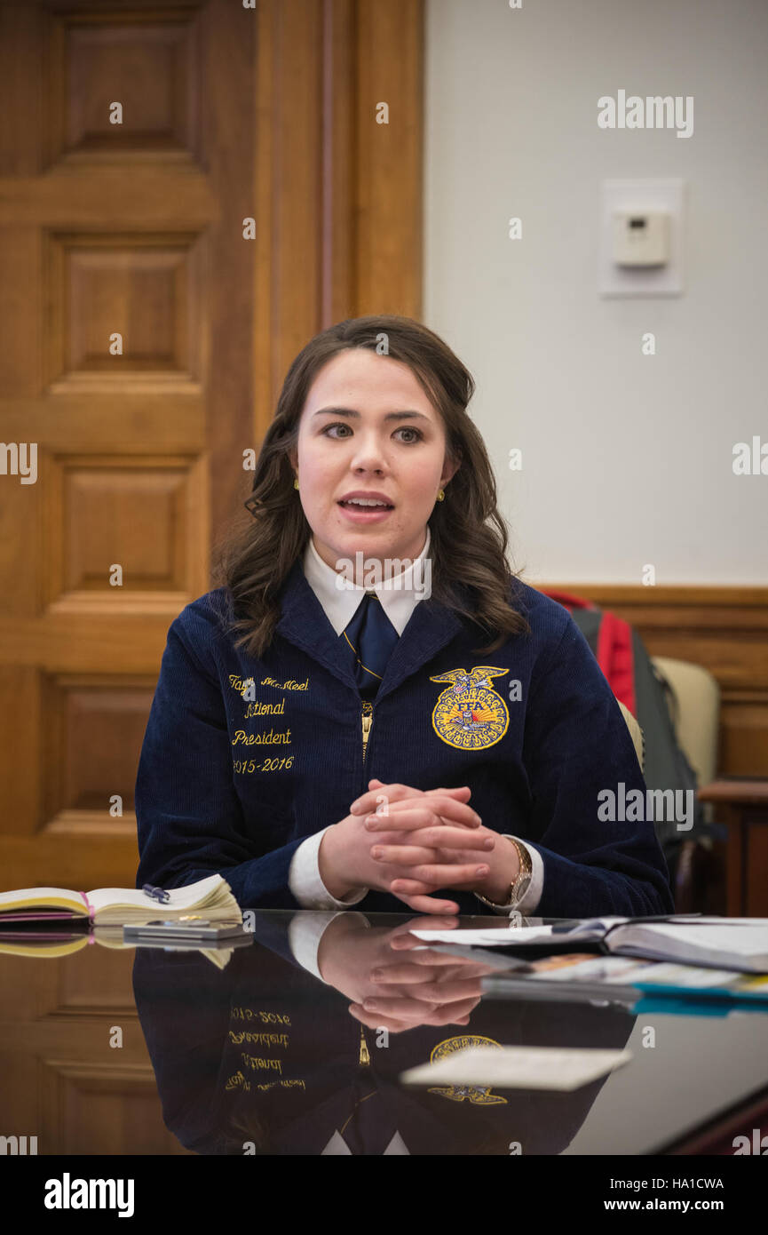 Tom Vilsack, Secretary of Agriculture, meets with National FFA Officers ...