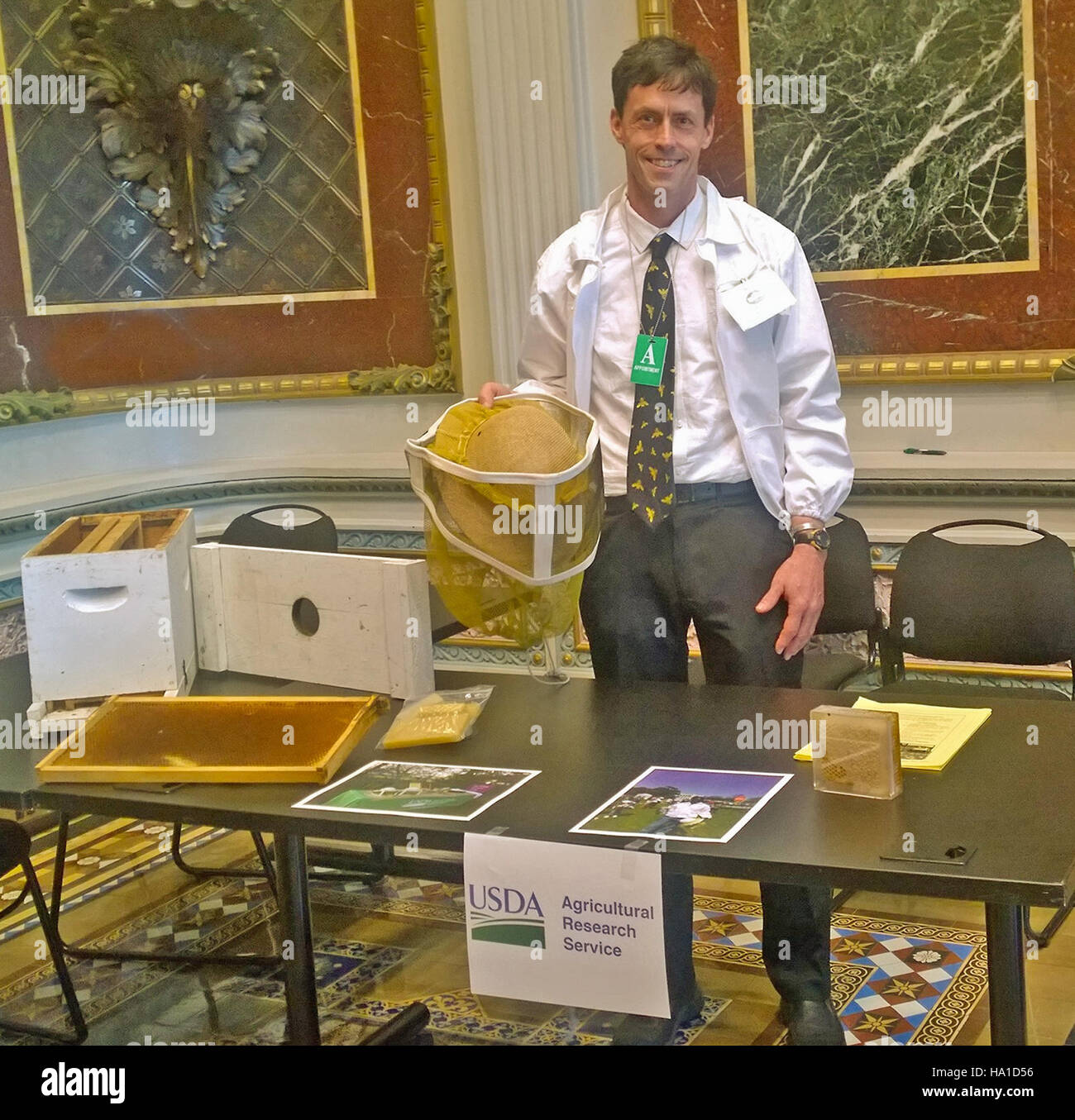 usdagov 25841043230 Entomologist Jay Evans, ARS Bee Research Lab ...