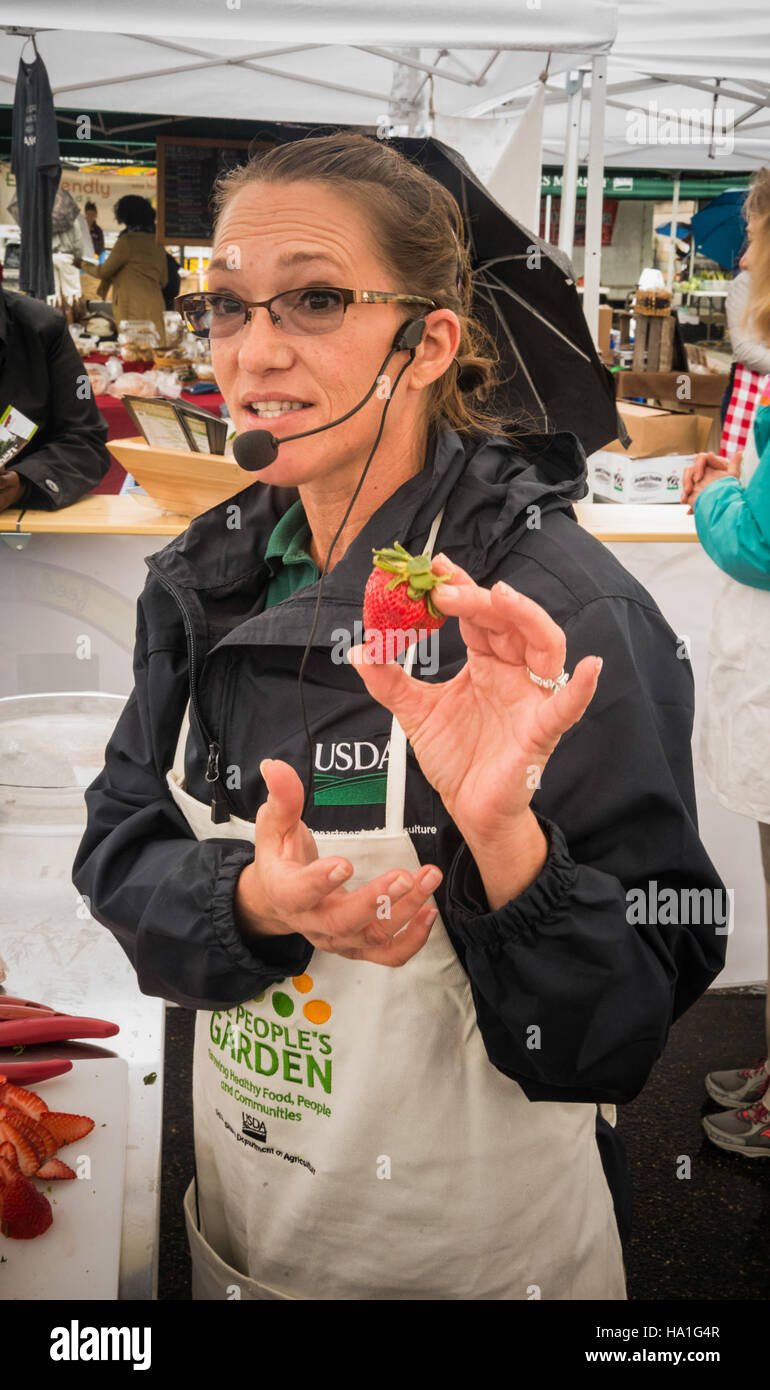 The USDA’s Agricultural Marketing Service promotes local farmers and ...