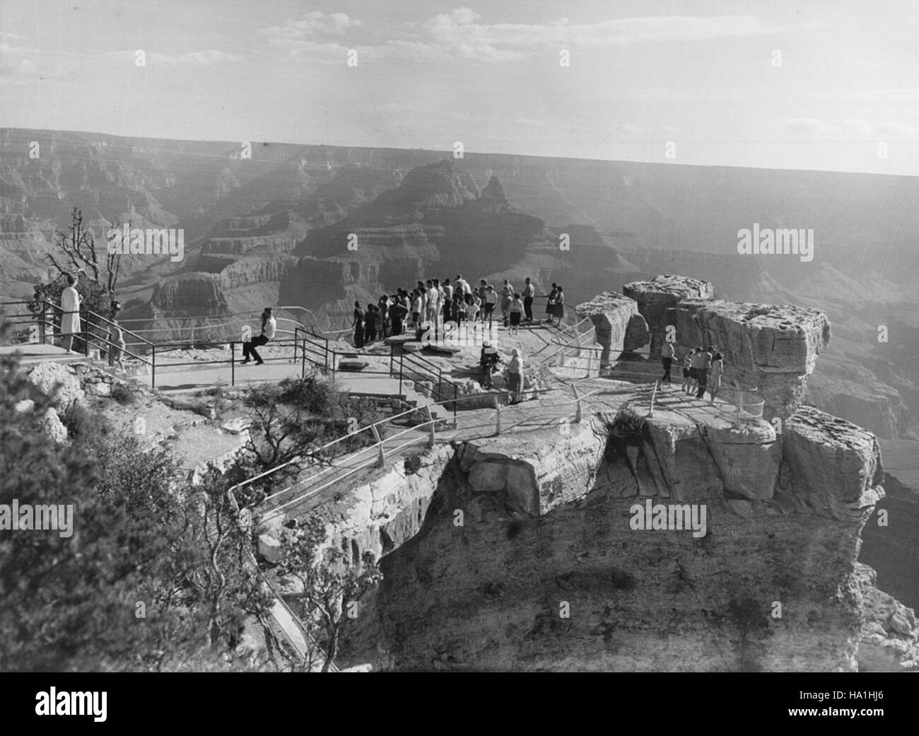 Mather Point in the Grand Canyon offers a breathtaking panoramic view ...