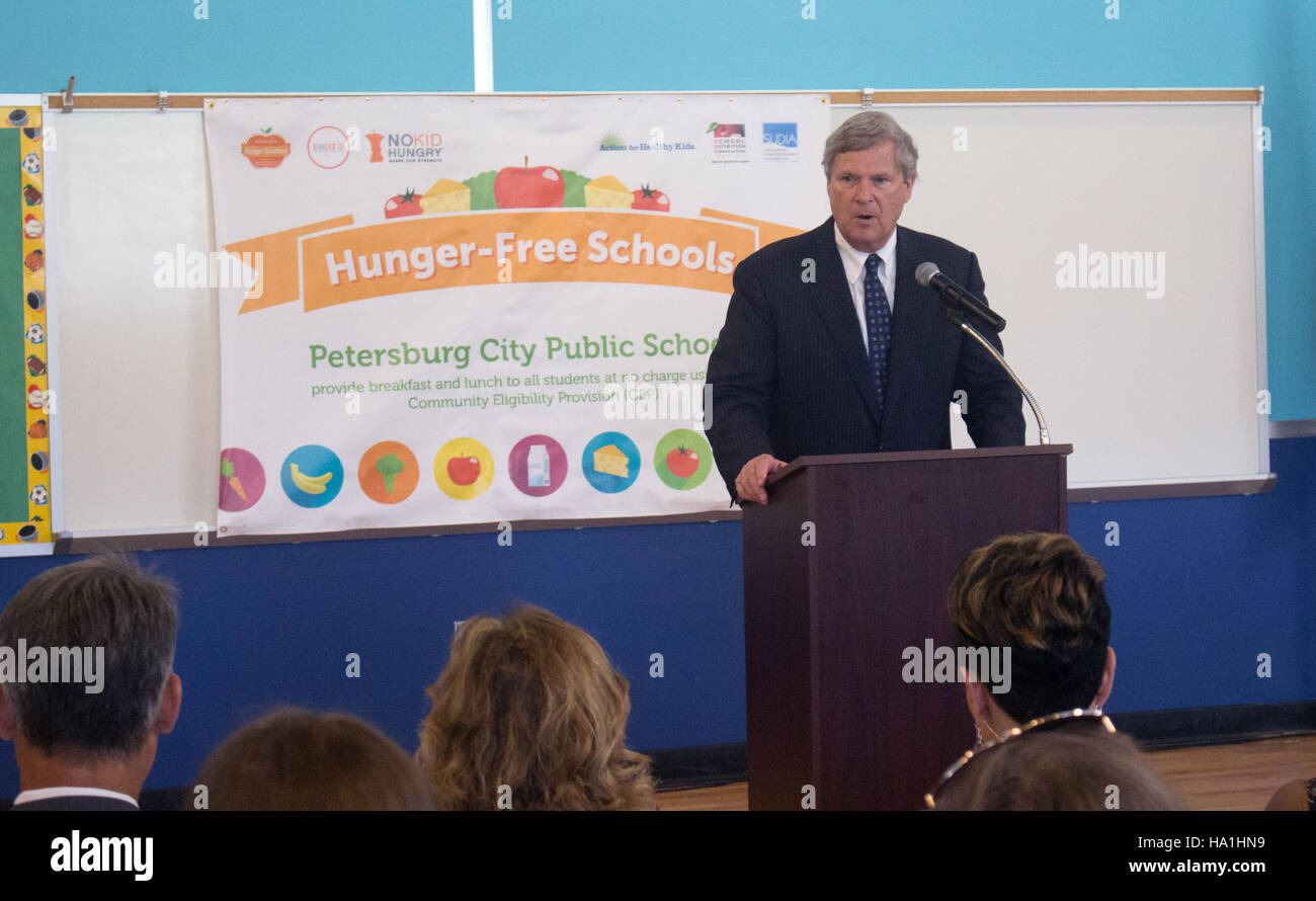 This image depicts USDA Secretary Tom Vilsack attending a breakfast ...