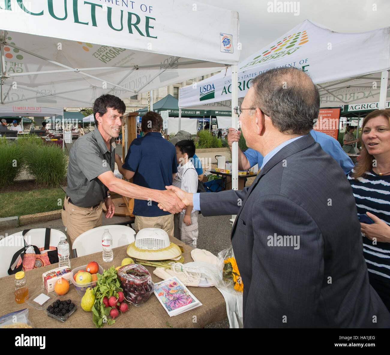 This image highlights Pollinator Week at the USDA People’s Garden ...