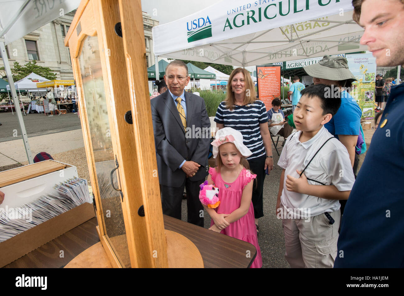 The USDA promotes Pollinator Week through programs like the People’s ...