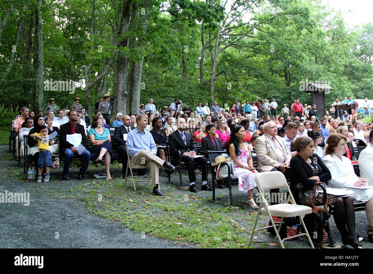 Swearing in ceremony u s citizens hi-res stock photography and images ...