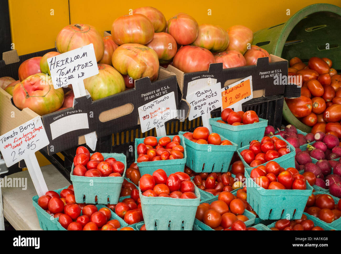 The USDA People's Garden Farmers Market promotes fresh, locally grown ...