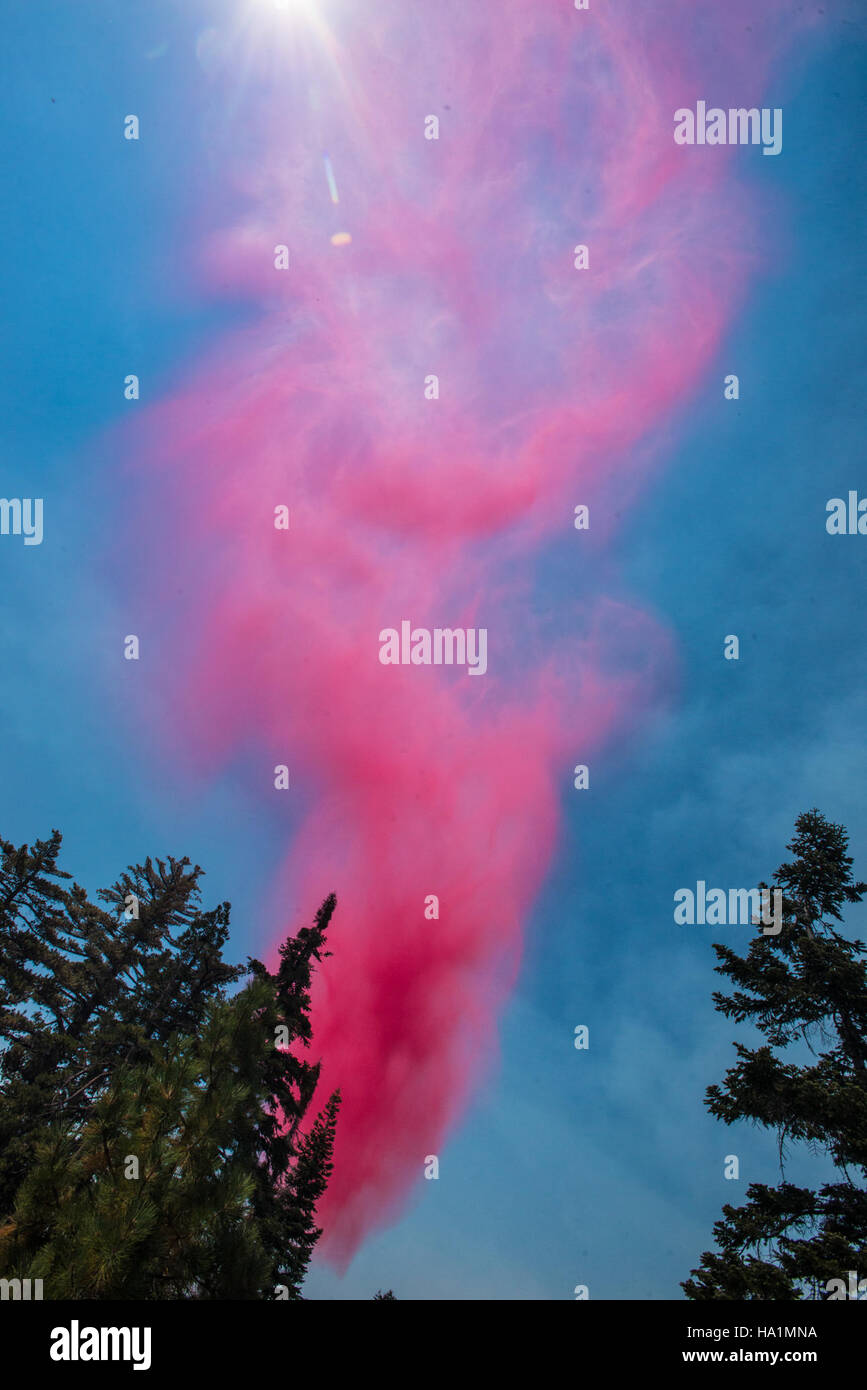 A Very Large Air Tanker (VLAT) drops fire retardant over the Alta ...