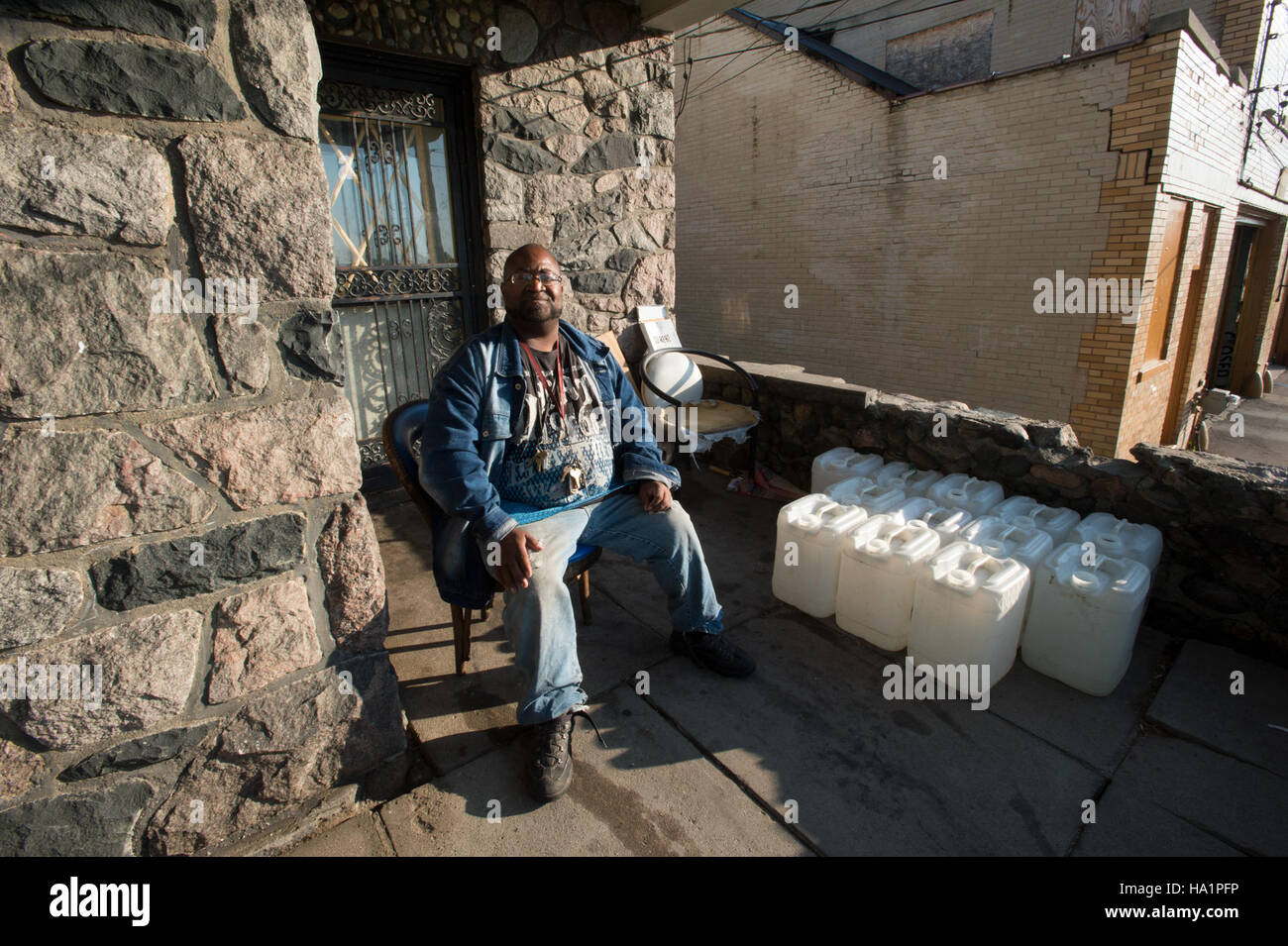 This image shows the distribution of emergency food packages through ...