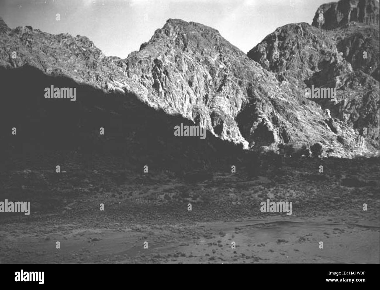 The construction of the Grand Canyon's Historic River Trail in 1935 ...