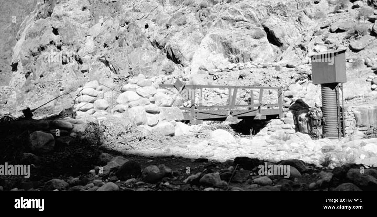 Natural supports Black and White Stock Photos & Images - Alamy