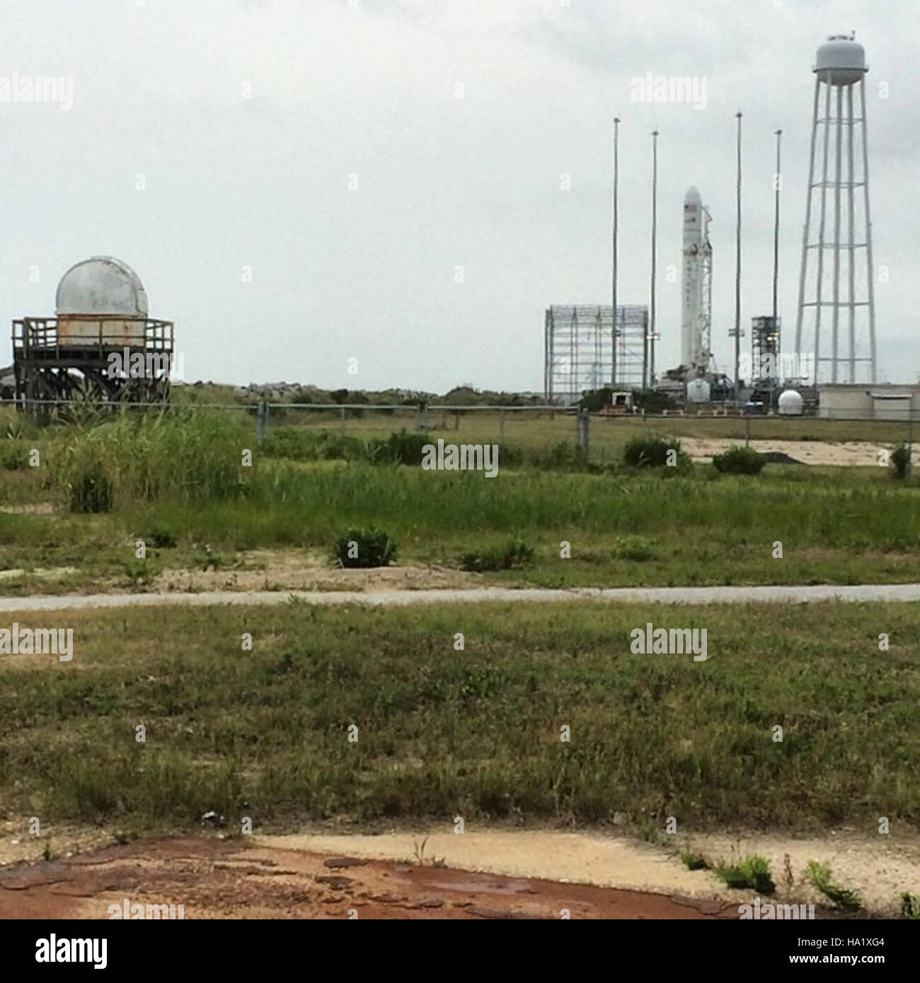 The 1903 Wright Flyer, the first successful powered aircraft, was ...