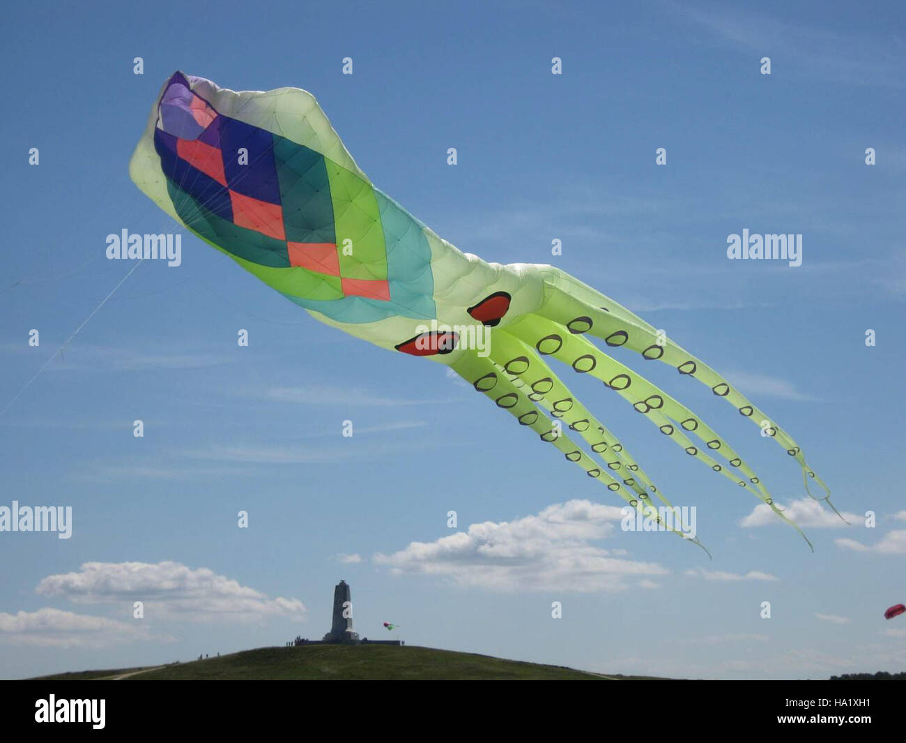 wrightbrosnps 18238685568 Kite and the Monument Stock Photo - Alamy