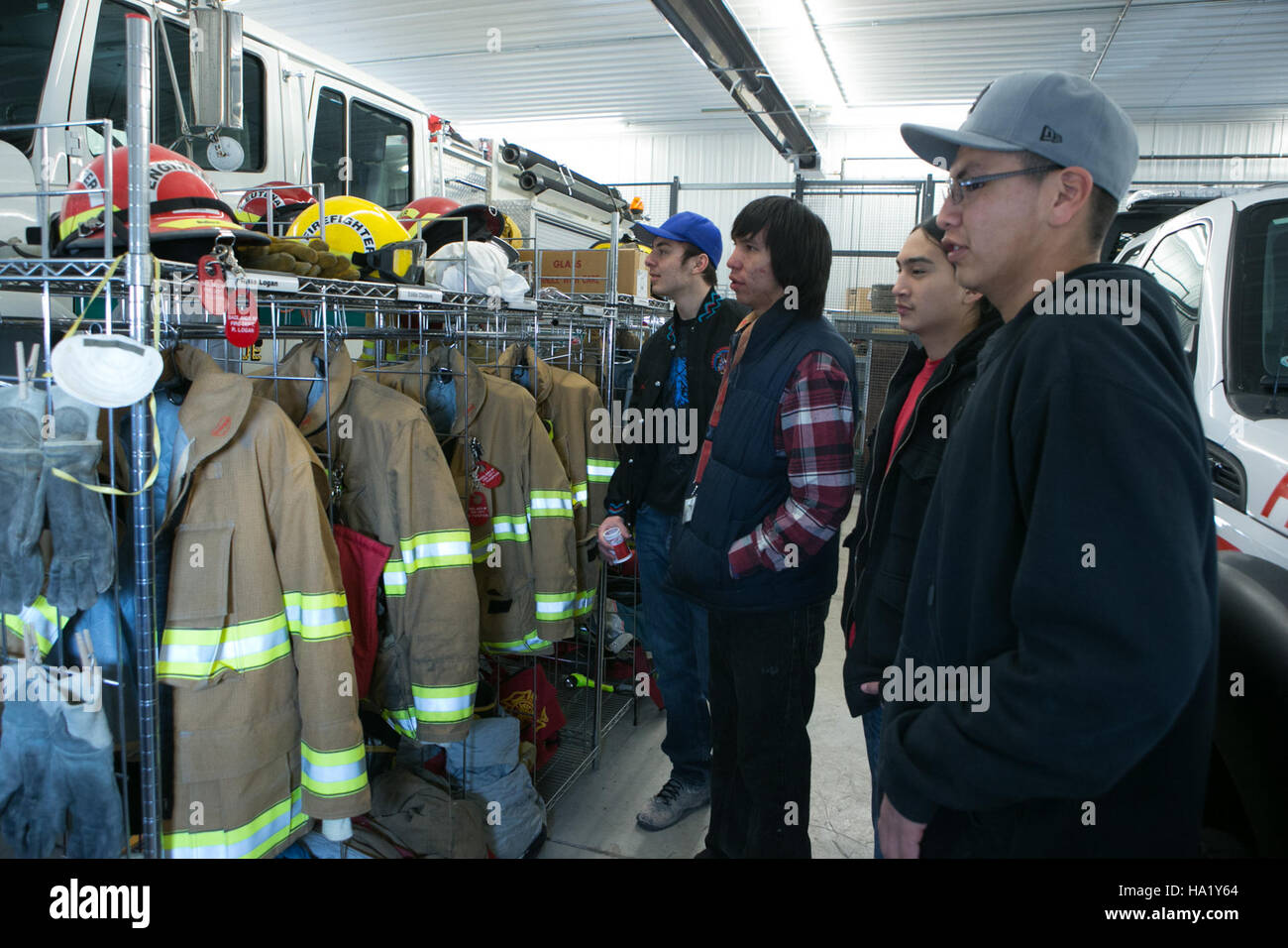 School students camp fire hi-res stock photography and images - Alamy