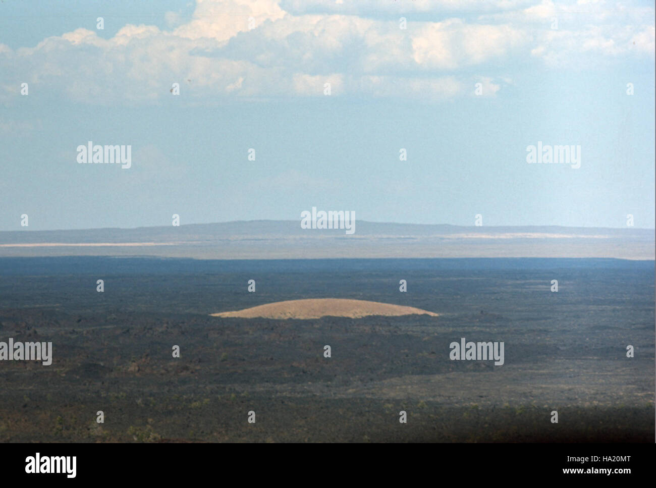 The Round Knoll Kipuka is a unique geological feature in Craters of the ...