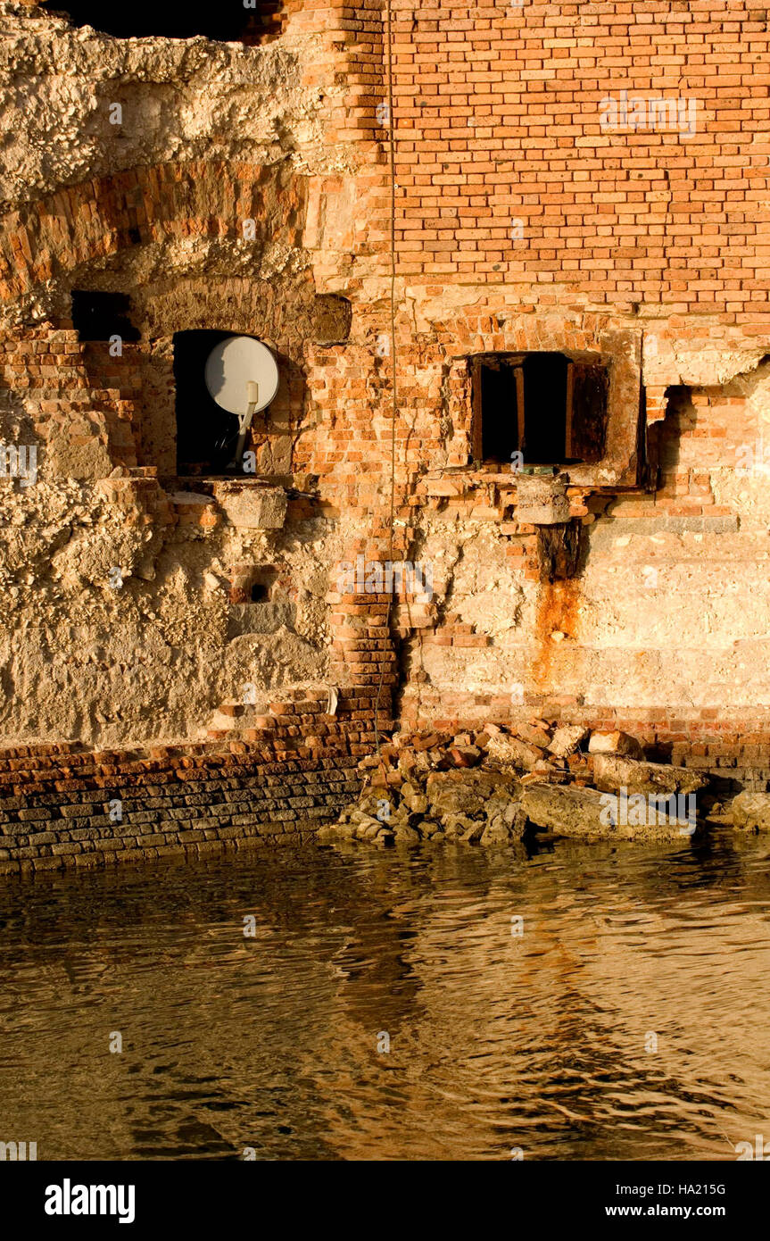 drytortugasnps 6022623832 Damaged Fort Wall Stock Photo - Alamy