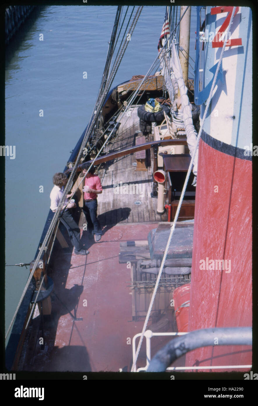 The Eppleton Hall, a historic 1914 tugboat, arrives at the San ...