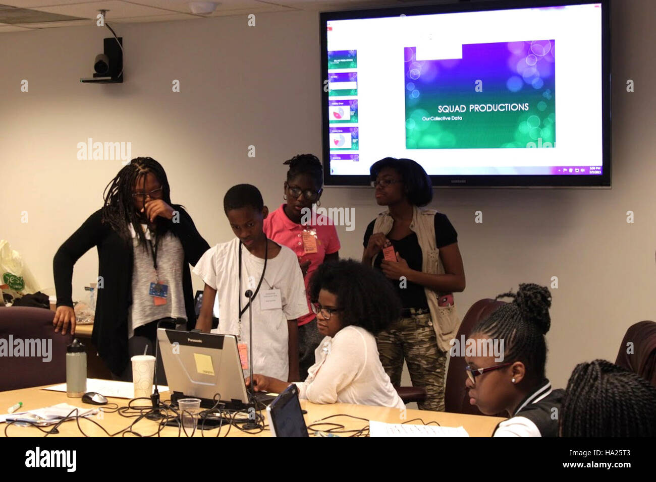 Team members collaborating on hi-res stock photography and images - Alamy