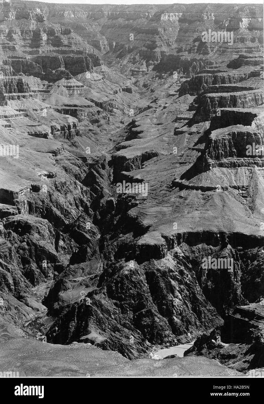 This photograph captures the breathtaking view from Yavapai Point in ...