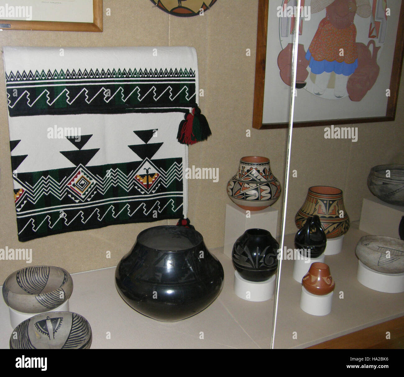 Pueblo pottery designs hi-res stock photography and images - Alamy