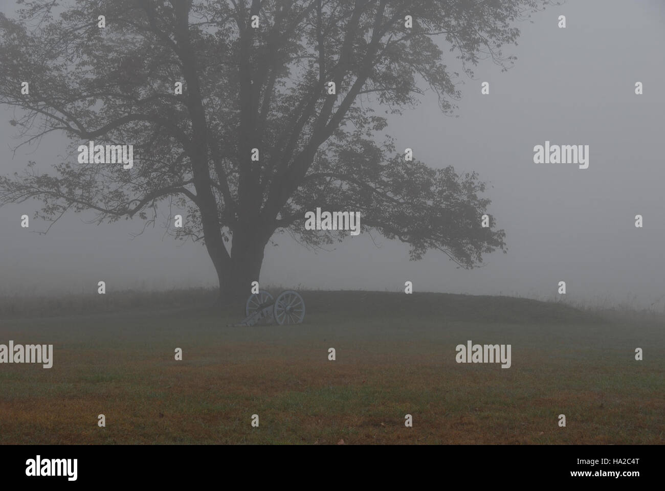 valleyforgenationalpark 7986448257 Fall Fog Stock Photo - Alamy