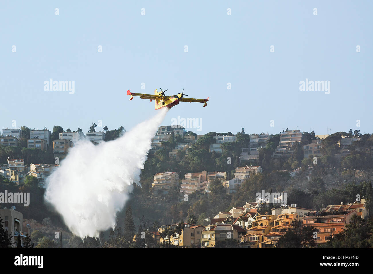 Fire fighting aircraft hi-res stock photography and images - Alamy